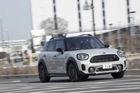 MINIクーパーD クロスオーバー（FF/8AT）【試乗記】 MINIはムズカシイ - webCG