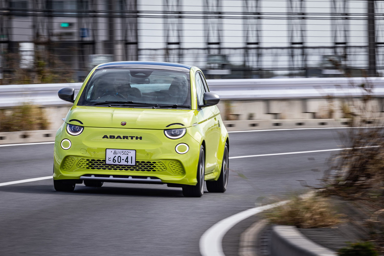 アバルト500eツーリスモ ハッチバック（FWD）【試乗記】 の画像21枚 - webCG