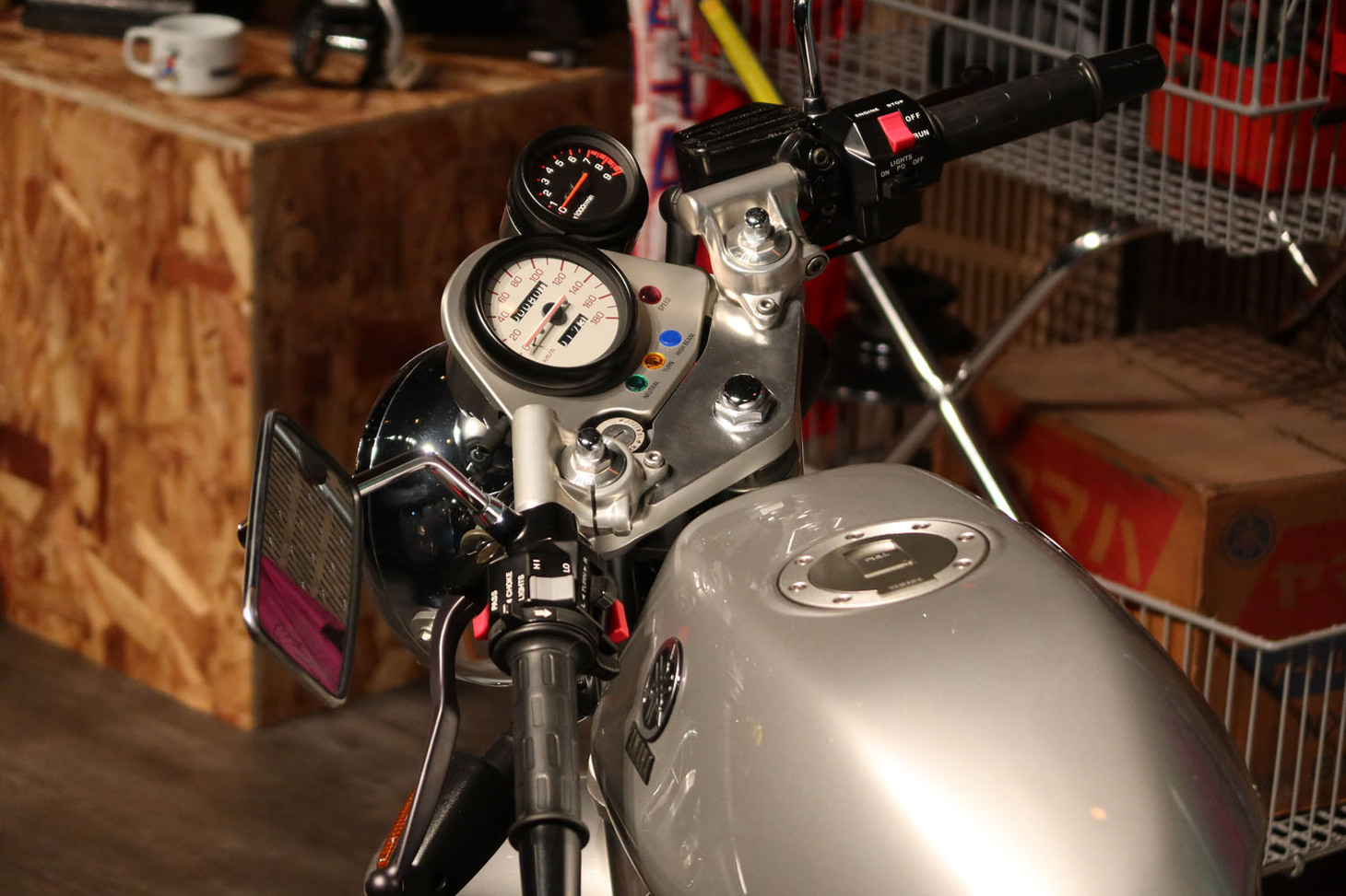 新型バイク「ヤマハXSR125 ABS」発表会の会場から 内装・外装など81枚 【画像・写真】 - webCG