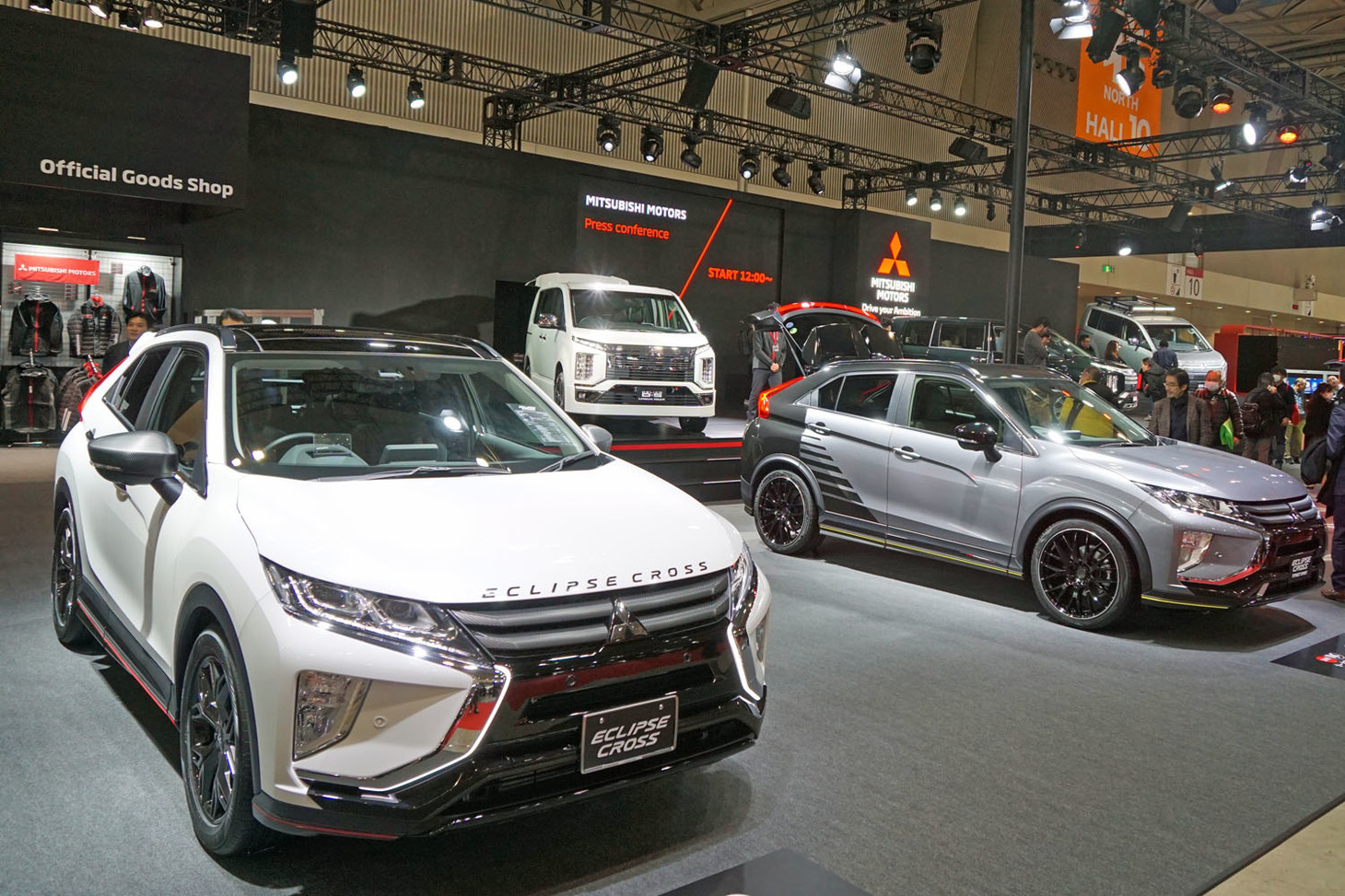 【東京オートサロン2019】三菱ブースの主役は「デリカD：5」 【ニュース】 の画像4枚 - webCG