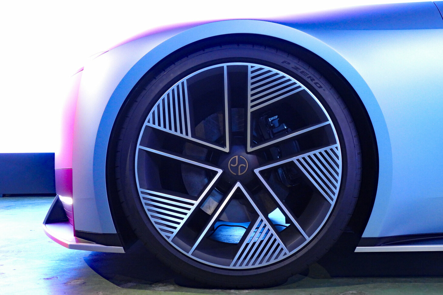 JLRが東京で「ジャガー・タイプ00」をアジア初公開 【ニュース】 の画像9枚 - webCG