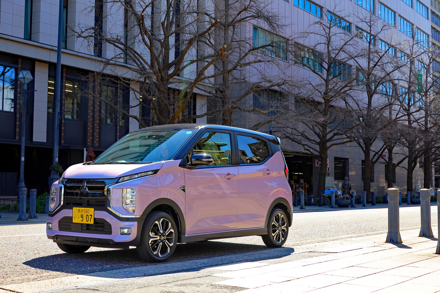 小さなクルマで大満足 三菱eKクロスEVの魅力に迫る 【できる軽でもっといいカーライフ 三菱eKクロスEVで行こう＜AD＞】 - webCG