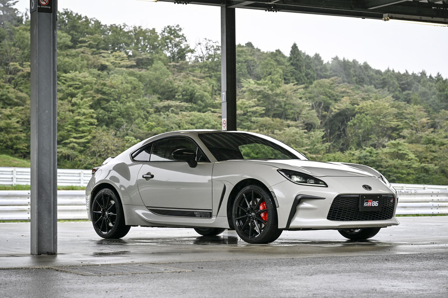 トヨタGR86 RZ“40th Anniversary limited” 内装・外装など59枚 【画像・写真】 - webCG