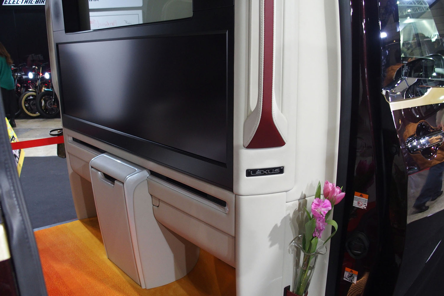 東京オートサロン2024（TOM’S） 内装・外装など50枚 【画像・写真】 - webCG