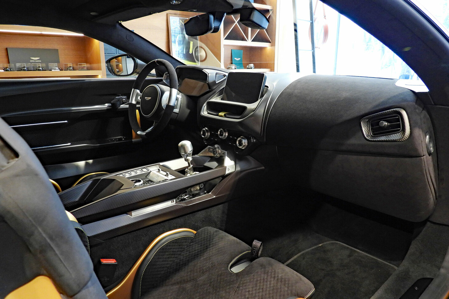 アストンマーティン・ヴァリアント ビジュアル67枚 【画像・写真】 - webCG