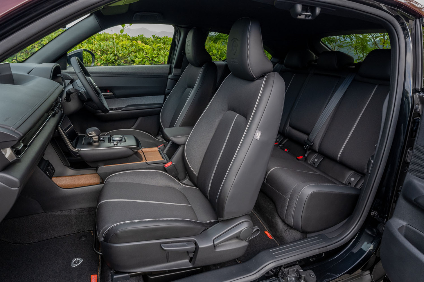 マツダMX-30ロータリーEV／MX-30ロータリーEVエディションR 内装・外装など35枚 【画像・写真】 - webCG