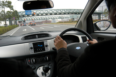 スバルR2（CVT）【試乗記（前編）】 驚かすのは、鬼面のみならず（前編） - webCG