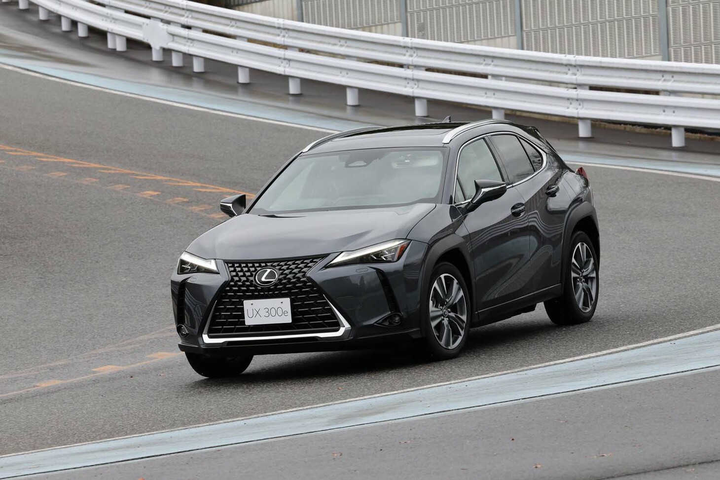 レクサスUX300eプロトタイプ／UX300hプロトタイプ【試乗記】 の画像21枚 - webCG