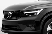 「ボルボXC40」の特別仕様車「ダークエディション」 サンルーフが付いて再登場 【ニュース】 - webCG