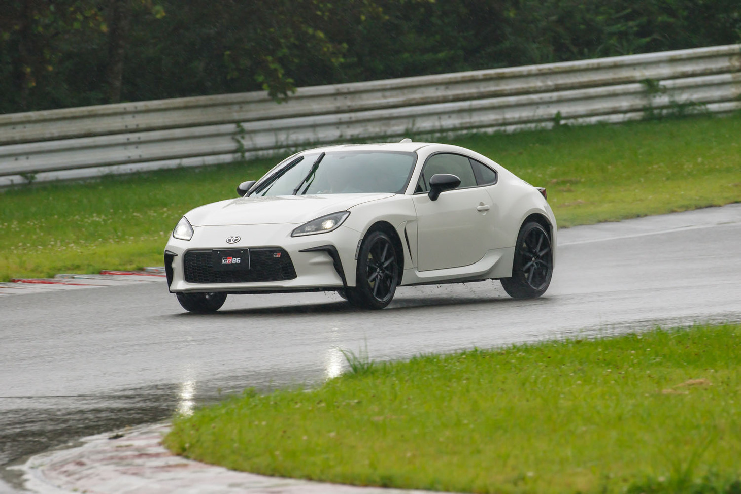 トヨタGR86 RZ プロトタイプ（FR/6MT）／スバルBRZ S プロトタイプ（FR/6MT）【試乗記】 の画像20枚 - webCG