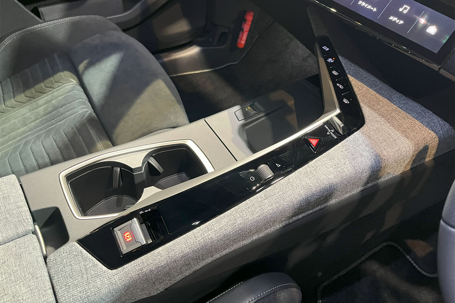 プジョー3008 内装・外装など83枚 【画像・写真】 - webCG