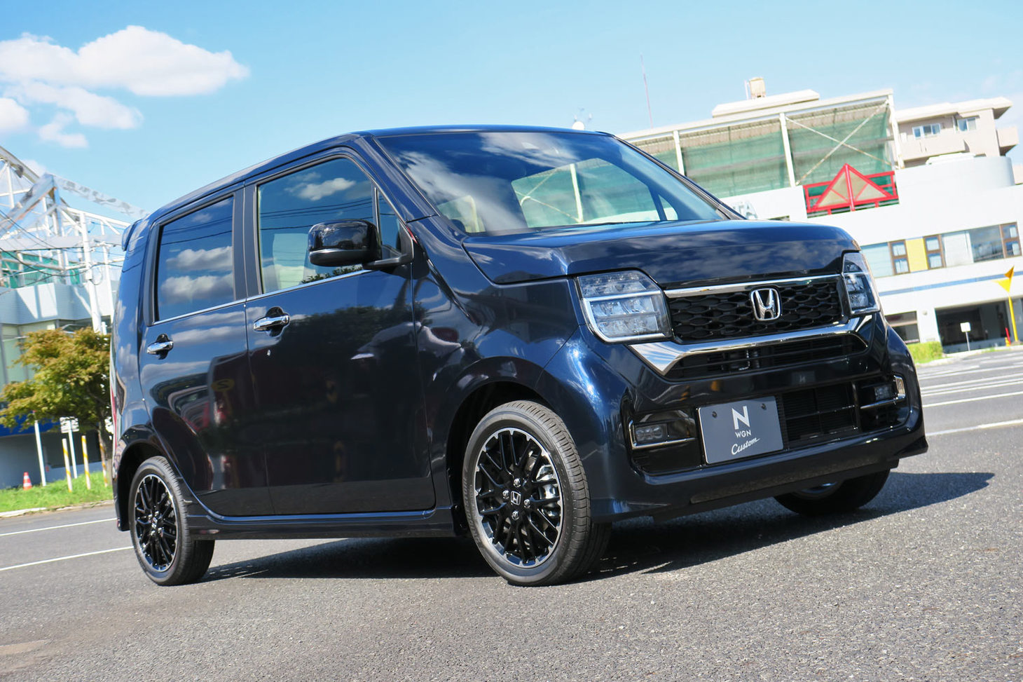 ホンダN-WGN Lスタイル＋ ビター／N-WGNカスタムL・ターボ／N-WGN L 内装・外装など48枚 【画像・写真】 - webCG