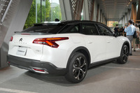 新たな旗艦はセダン×ワゴン×SUV！ 「シトロエンC5 X」が日本上陸 【ニュース】 - webCG