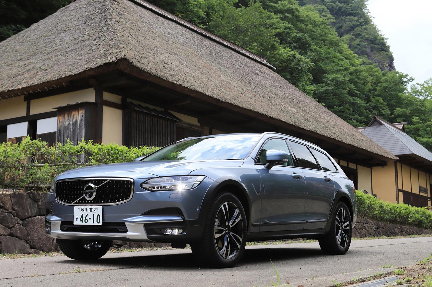 ボルボV90クロスカントリーD4 AWDサマム（4WD/8AT）【試乗記】 眺めてよし 触れてよし - webCG