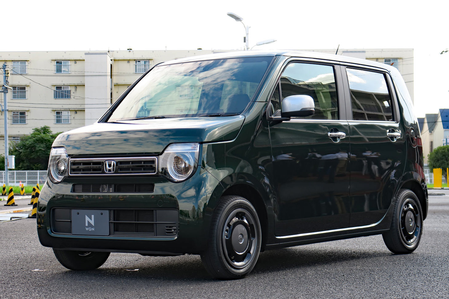 ホンダN-WGN Lスタイル＋ ビター／N-WGNカスタムL・ターボ／N-WGN L 内装・外装など48枚 【画像・写真】 - webCG