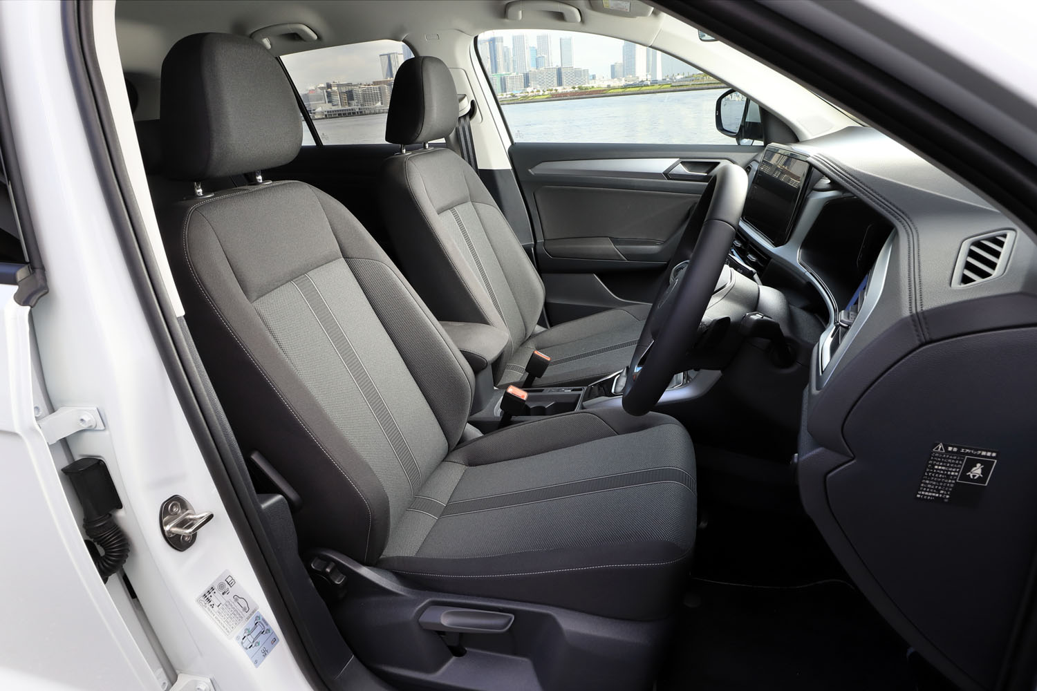 触れて実感 走って納得！ BRIDGESTONE BLIZZAK VRX3の真価と実力 【2022-2023 Winter webCGタイヤセレクション＜AD＞】 - webCG