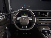 「DS 4」に上質なインテリアが自慢の特別仕様車「オペラBlueHDi」が登場 【ニュース】 - webCG