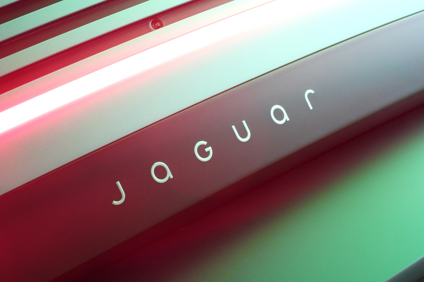 JLRが東京で「ジャガー・タイプ00」をアジア初公開 【ニュース】 の画像9枚 - webCG