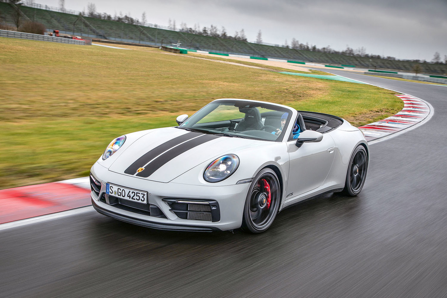 【AUTO BILDスペシャル】10台の「911」にイッキ乗り の画像12枚 - webCG