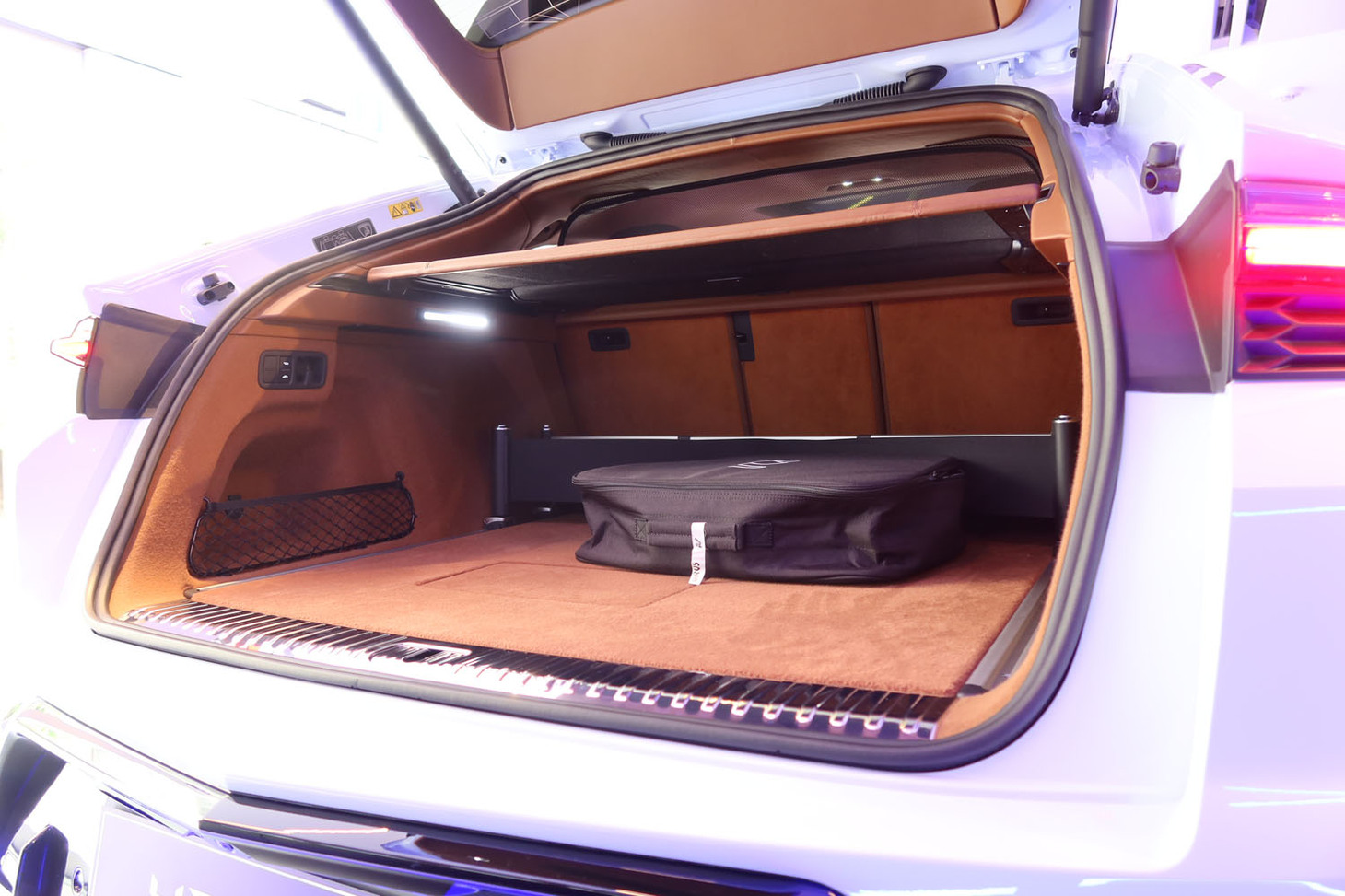 ランボルギーニ・ウルスSE 内装・外装など34枚 【画像・写真】 - webCG