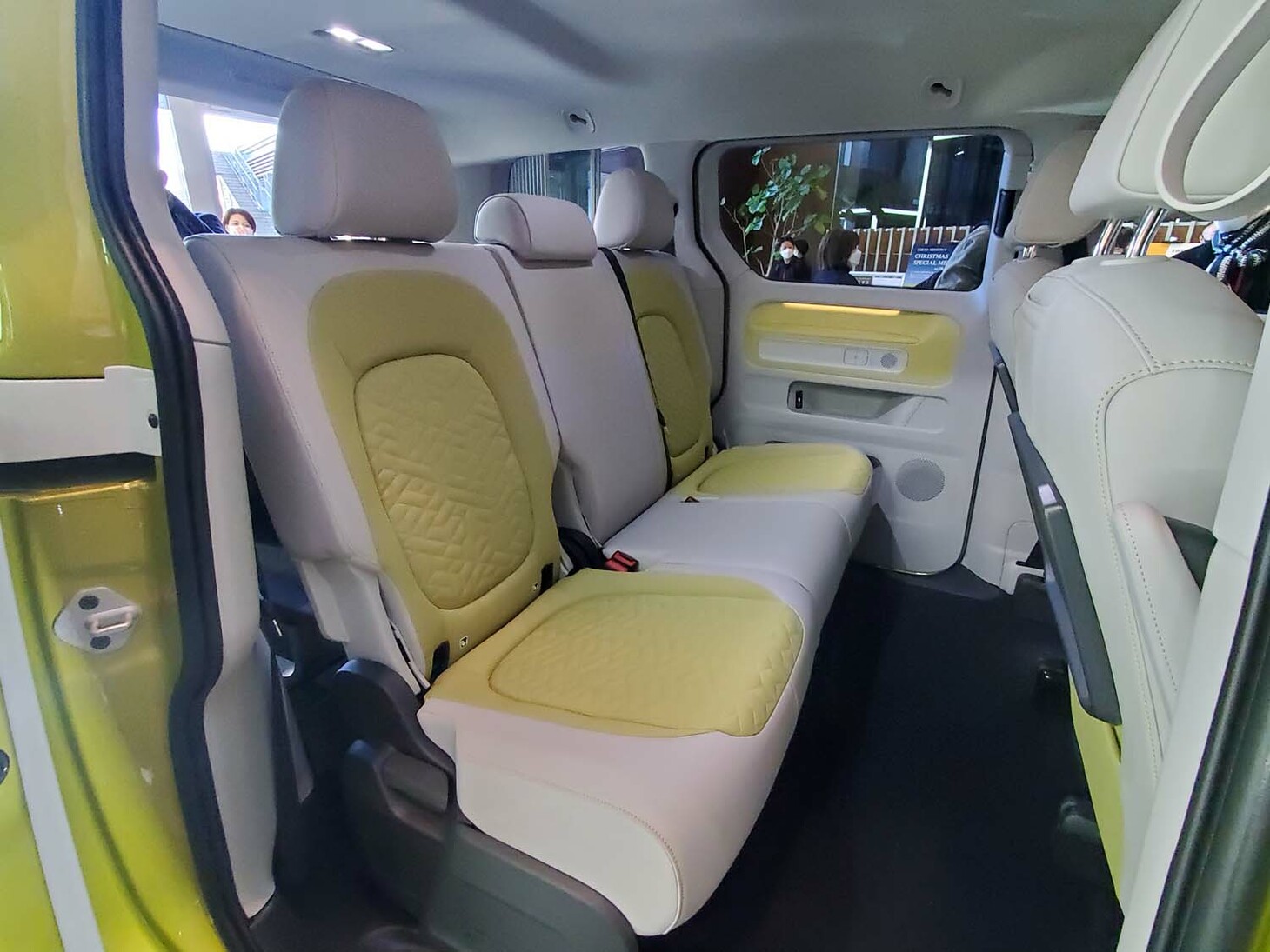 フォルクスワーゲンID.Buzz 内装・外装など26枚 【画像・写真】 - webCG