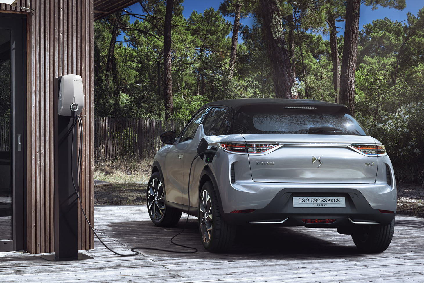 「DS 3クロスバック」のピュアEV「E-TENSE」が日本導入 【ニュース】 の画像6枚 - webCG