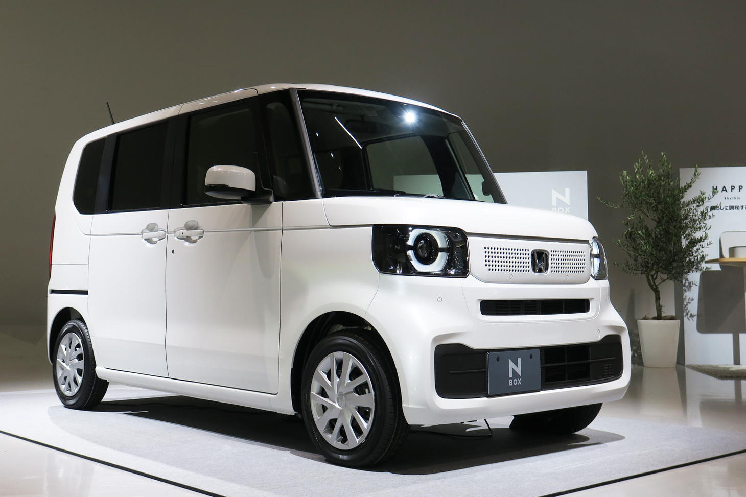 新型ホンダN-BOX／N-BOXカスタム 内装・外装など127枚 【画像・写真】 - webCG