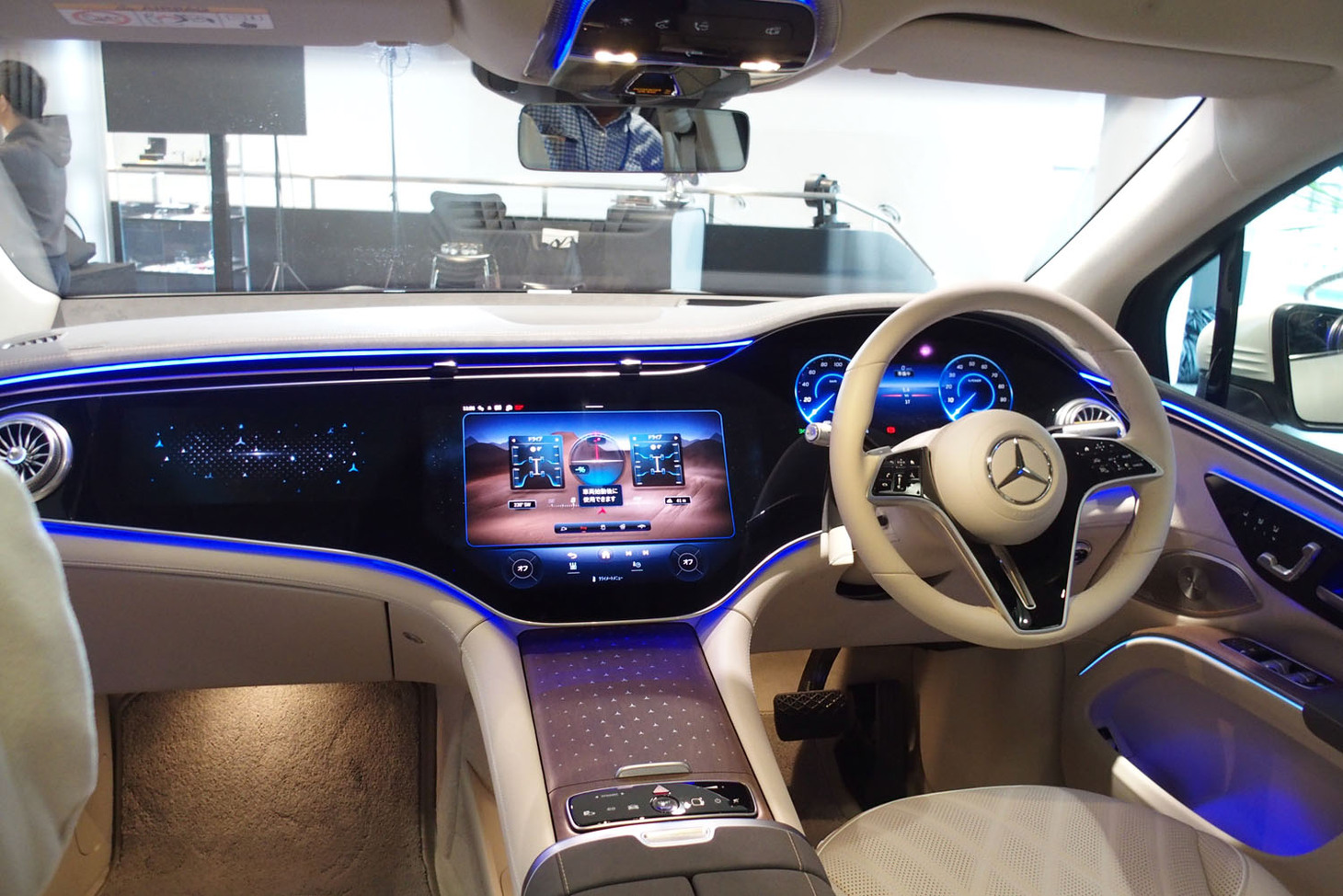 メルセデス・ベンツEQS SUV 内装・外装など72枚 【画像・写真】 - webCG