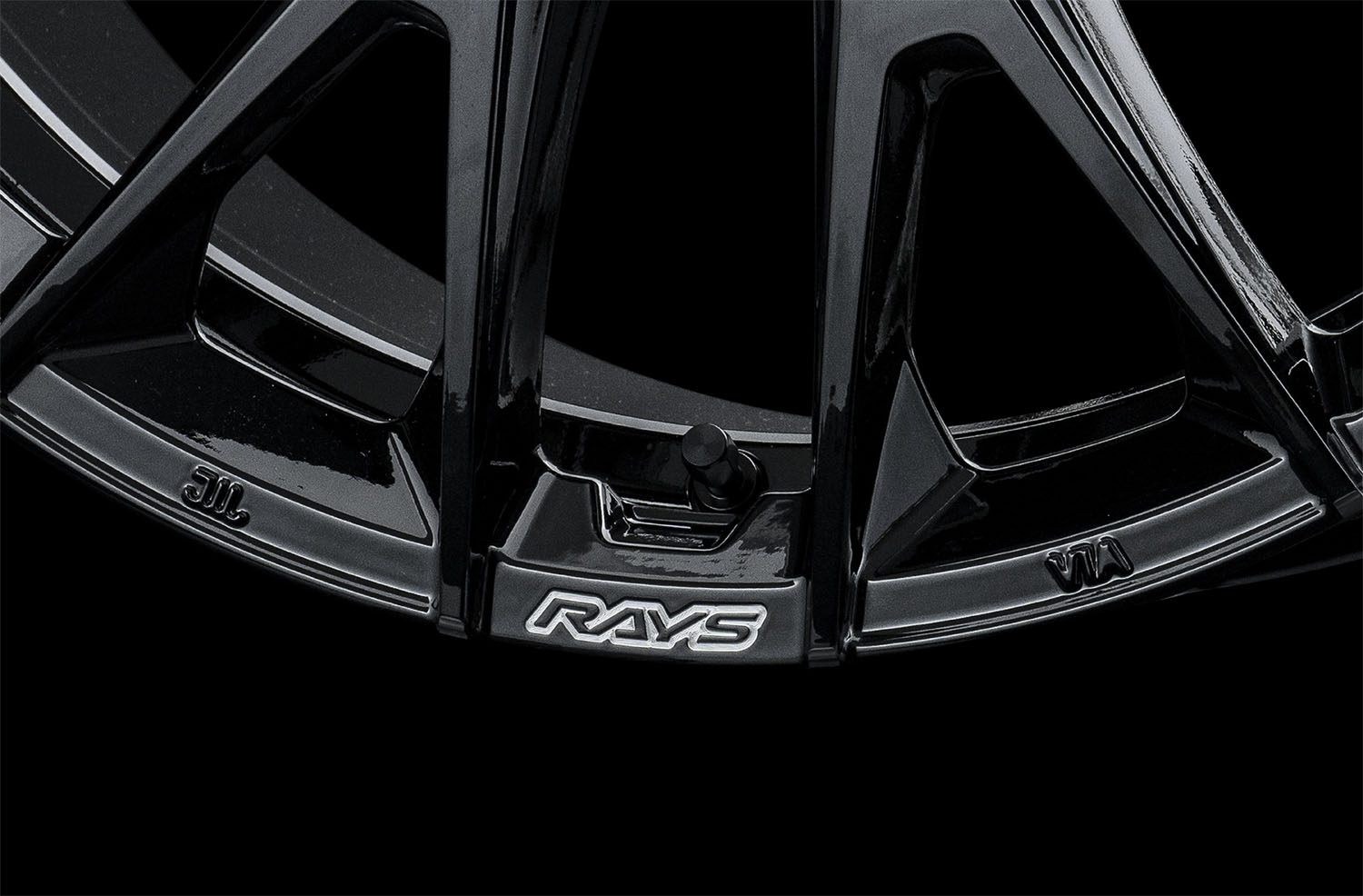 圧倒的存在感！ 「ホムラ2×9R」の魅力に迫る 【最高峰技術の結晶 レイズが鍛えた高性能ホイールの世界＜AD＞】 - webCG