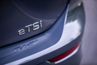 フォルクスワーゲン・ゴルフヴァリアントeTSIアクティブ（FF/7AT）【試乗記】 足るを知る者は軽やかだ - webCG