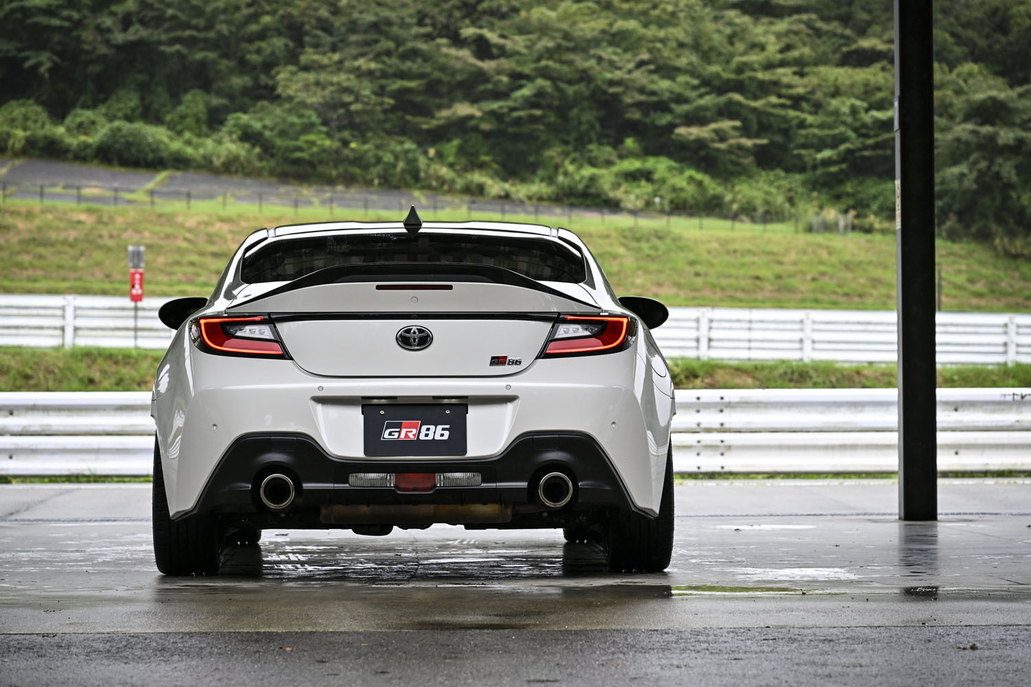 トヨタGR86 RZ“40th Anniversary limited” 内装・外装など59枚 【画像・写真】 - webCG