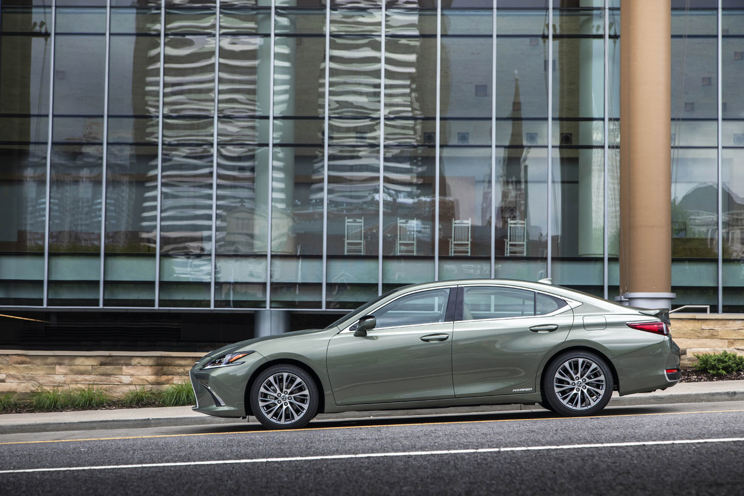 レクサスES300h（FF/CVT）【海外試乗記】 の画像18枚 - webCG