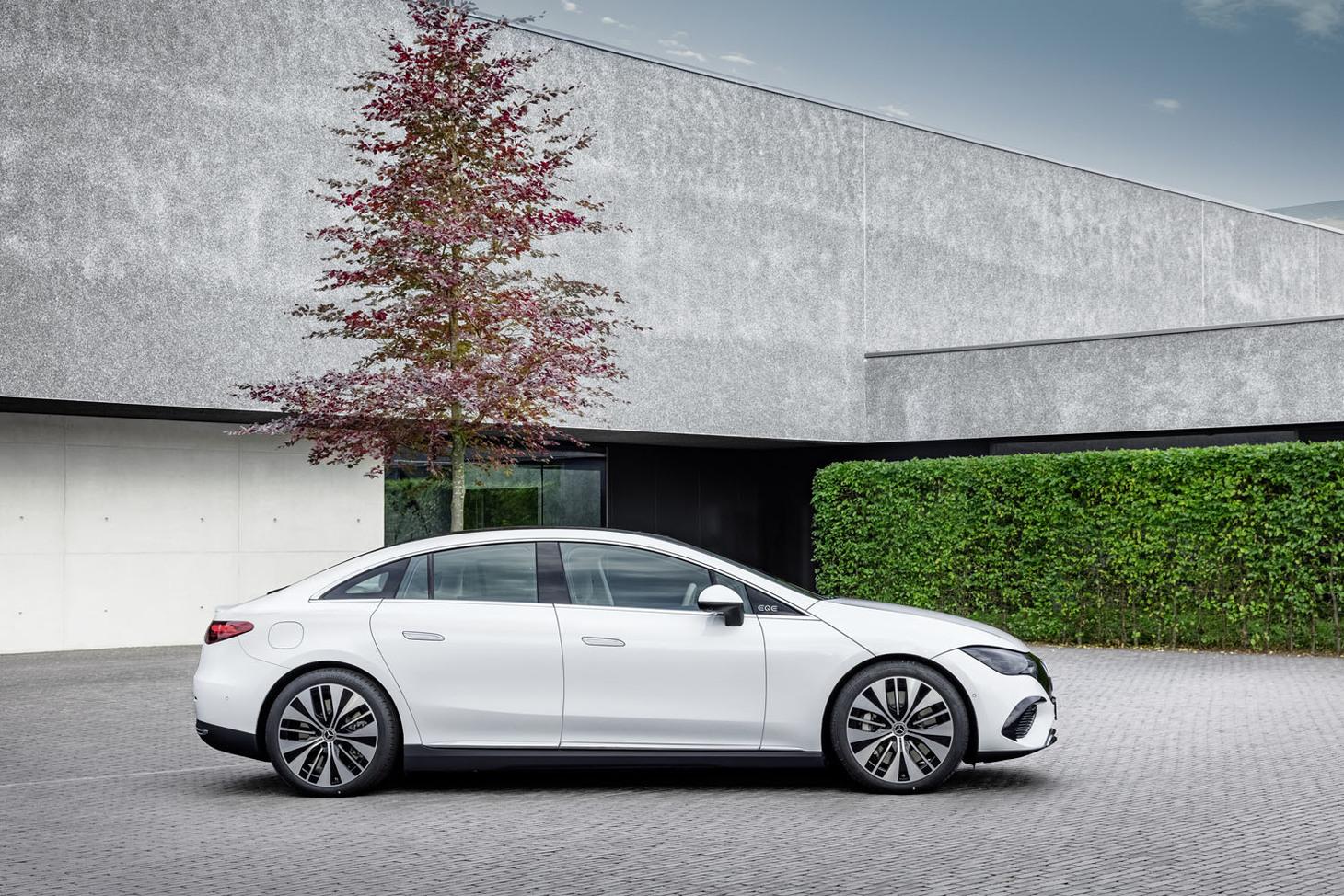 メルセデス・ベンツEQE 内装・外装など57枚 【画像・写真】 - webCG