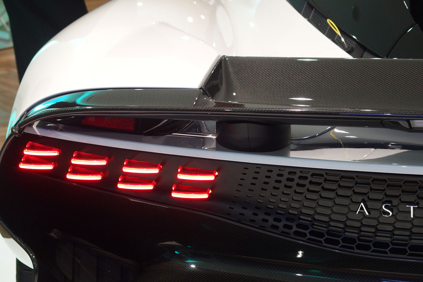 アストンマーティン・ヴァルハラ 内装・外装など77枚 【画像・写真】 - webCG