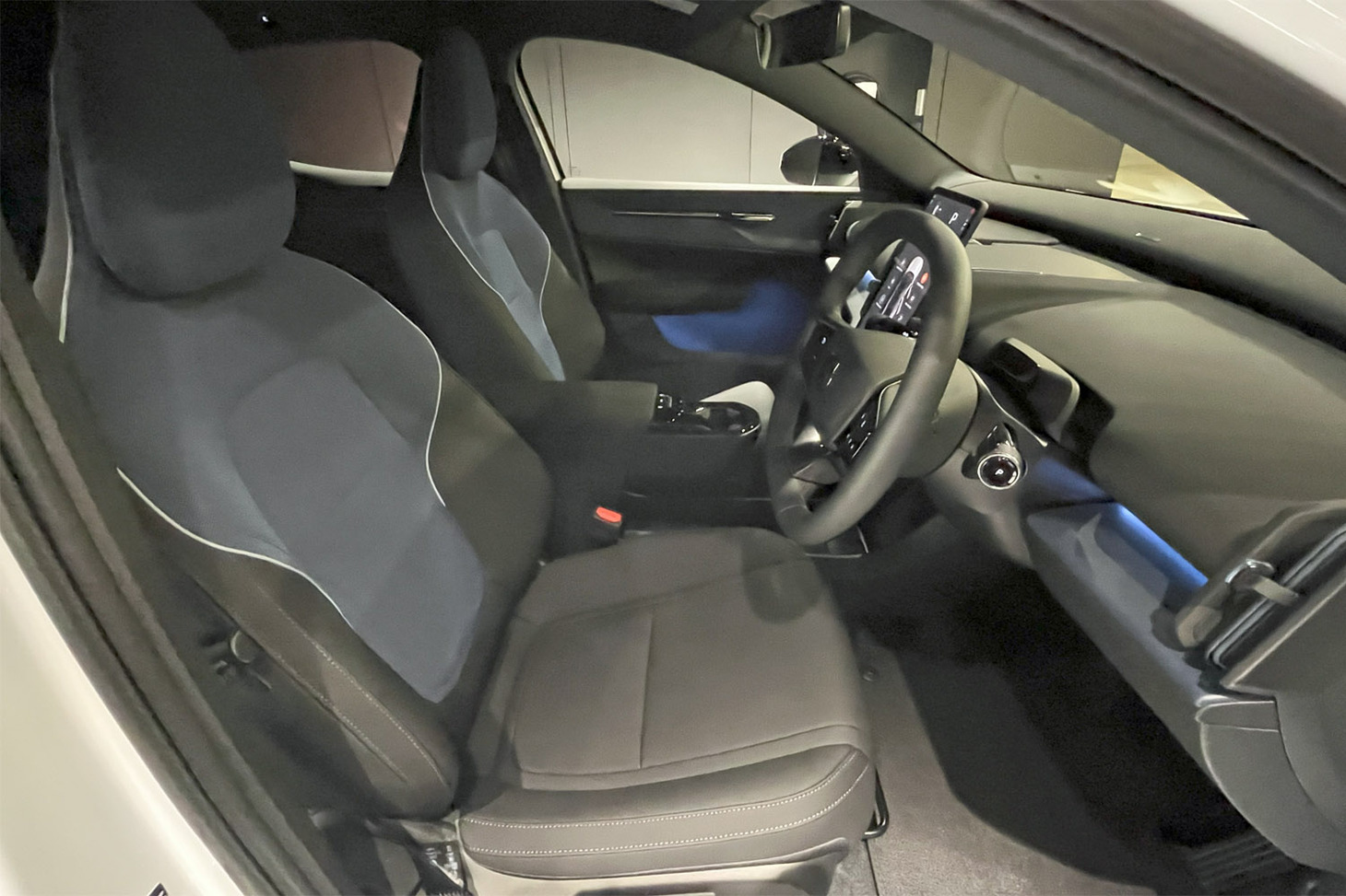 ボルボEX30クロスカントリー 内装・外装など80枚 【画像・写真】 - webCG