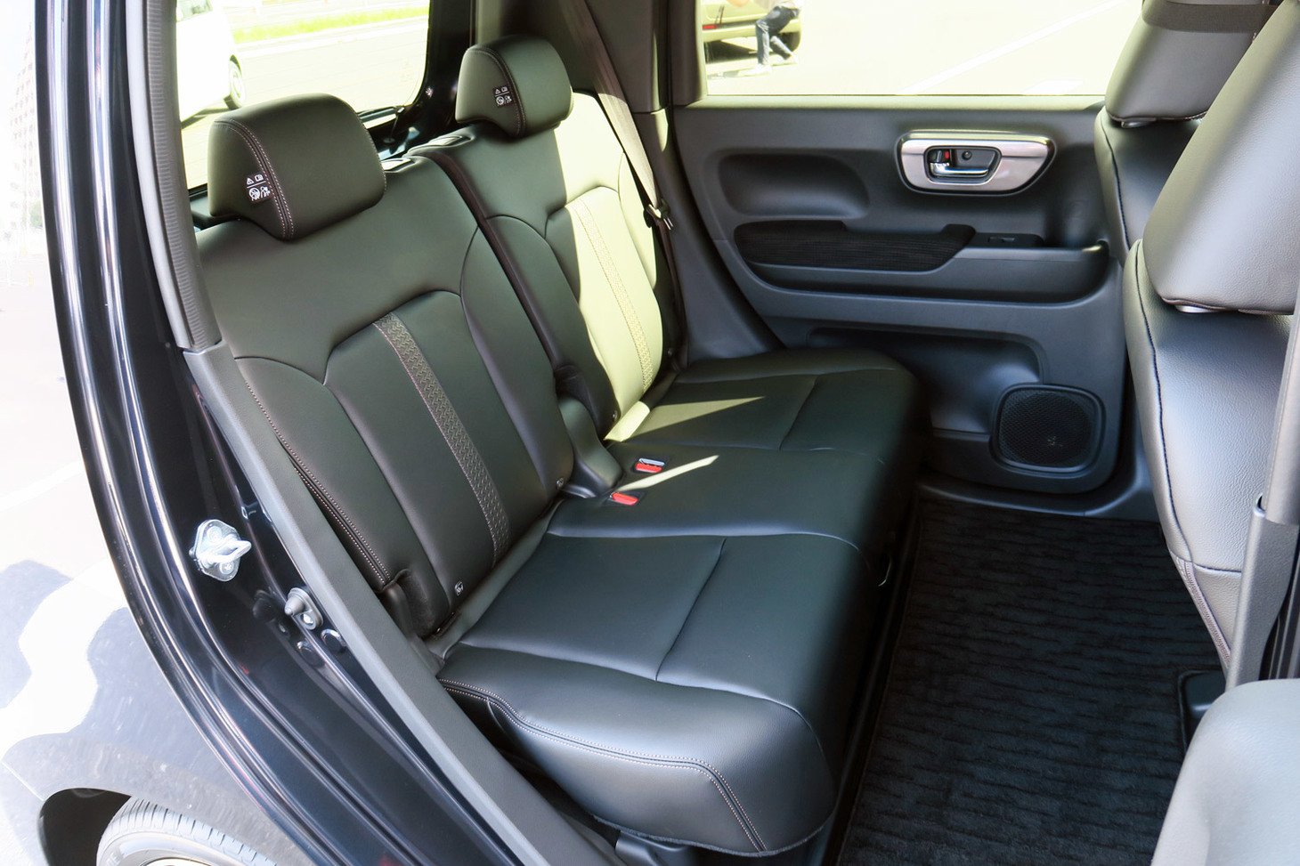 ホンダN-WGN Lスタイル＋ ビター／N-WGNカスタムL・ターボ／N-WGN L 内装・外装など48枚 【画像・写真】 - webCG