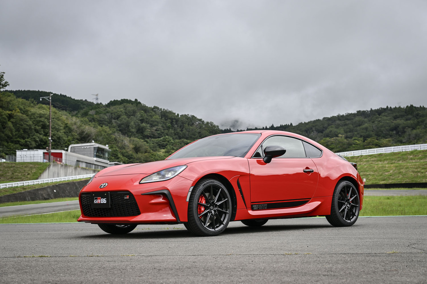 トヨタGR86 RZ“40th Anniversary limited” 内装・外装など59枚 【画像・写真】 - webCG