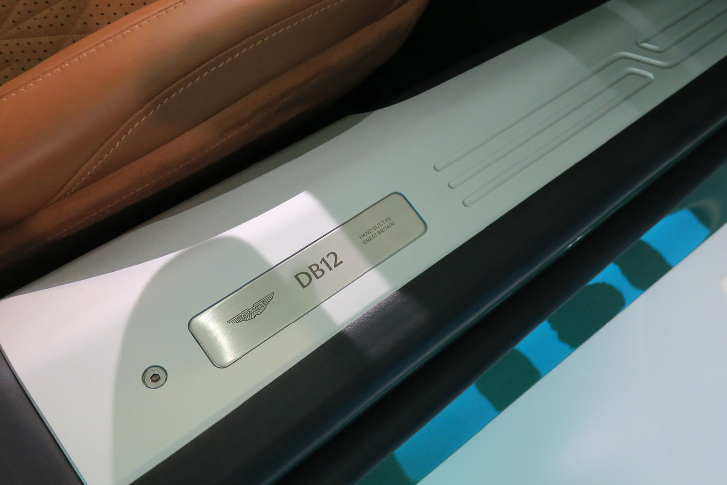 アストンマーティンDB12 内装・外装など65枚 【画像・写真】 - webCG