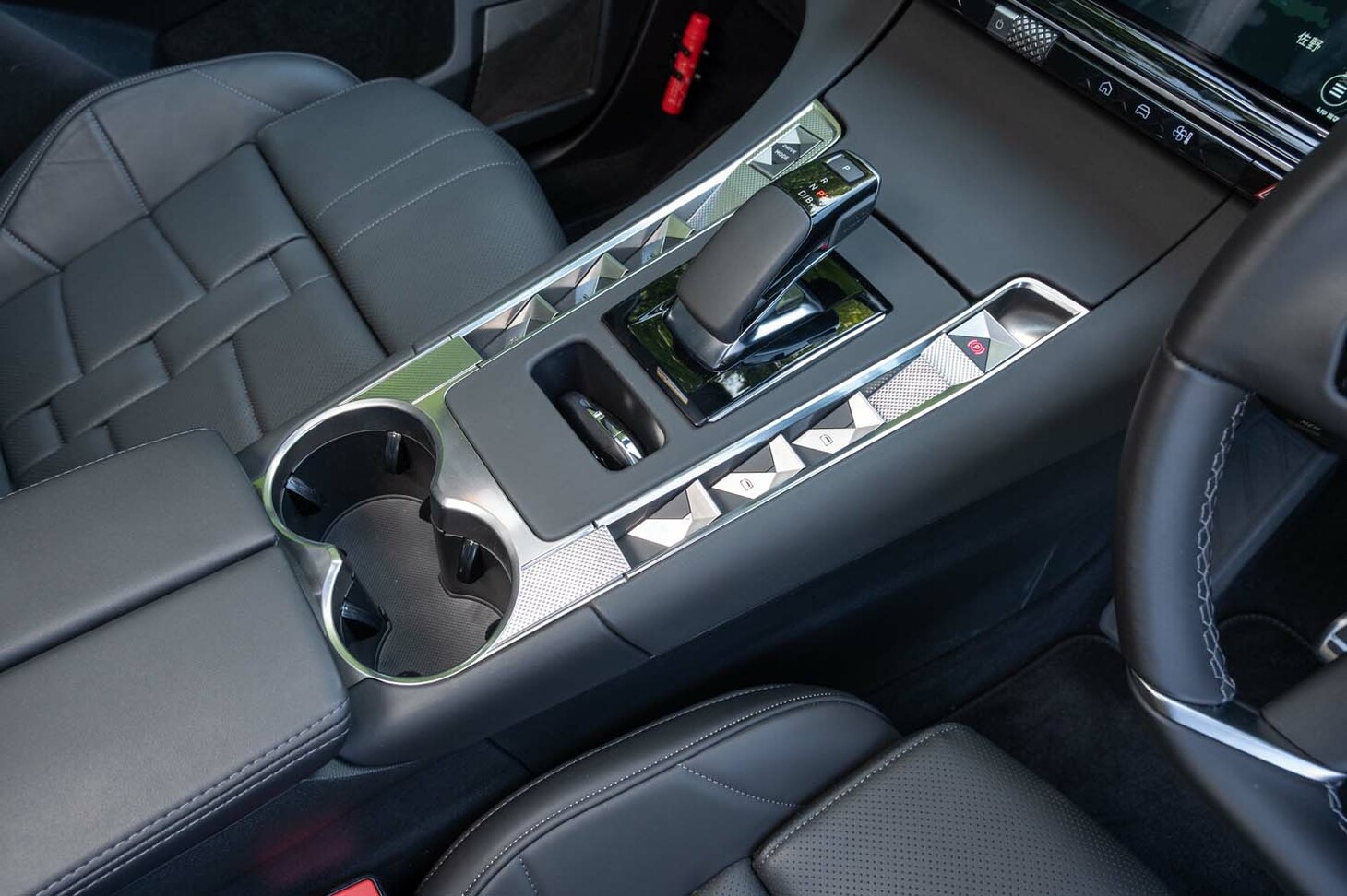 DS 7オペラE-TENSE 4×4（4WD/8AT）【試乗記】 の画像18枚 - webCG