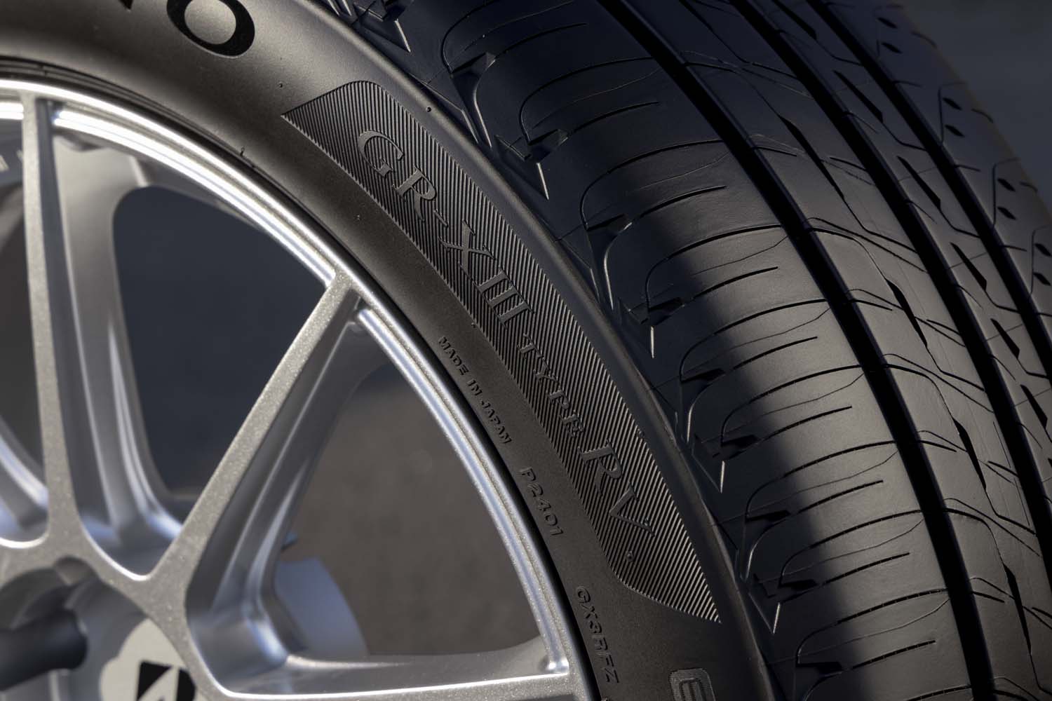 BRIDGESTONE REGNO GR-XIII／GR-XIII TYPE RVを知る・試す 【ブリヂストン・レグノが具現する“グレートバランス”の新世界＜AD＞】 - webCG
