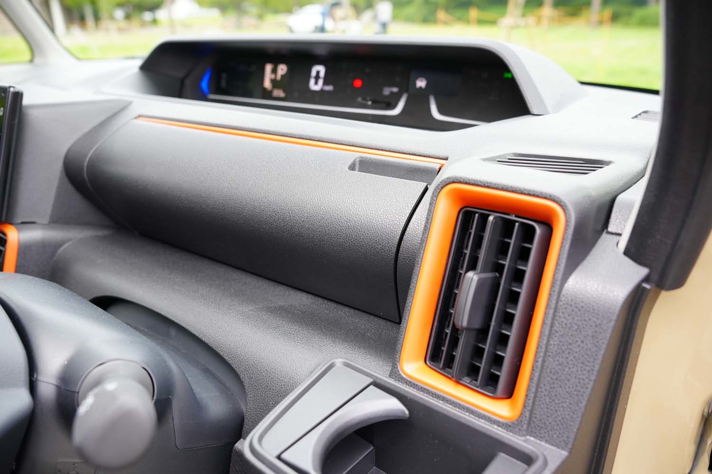 ダイハツの「タント ファンクロス」と「タント カスタム」を写真でじっくりと見る 内装・外装など49枚 【画像・写真】 - webCG