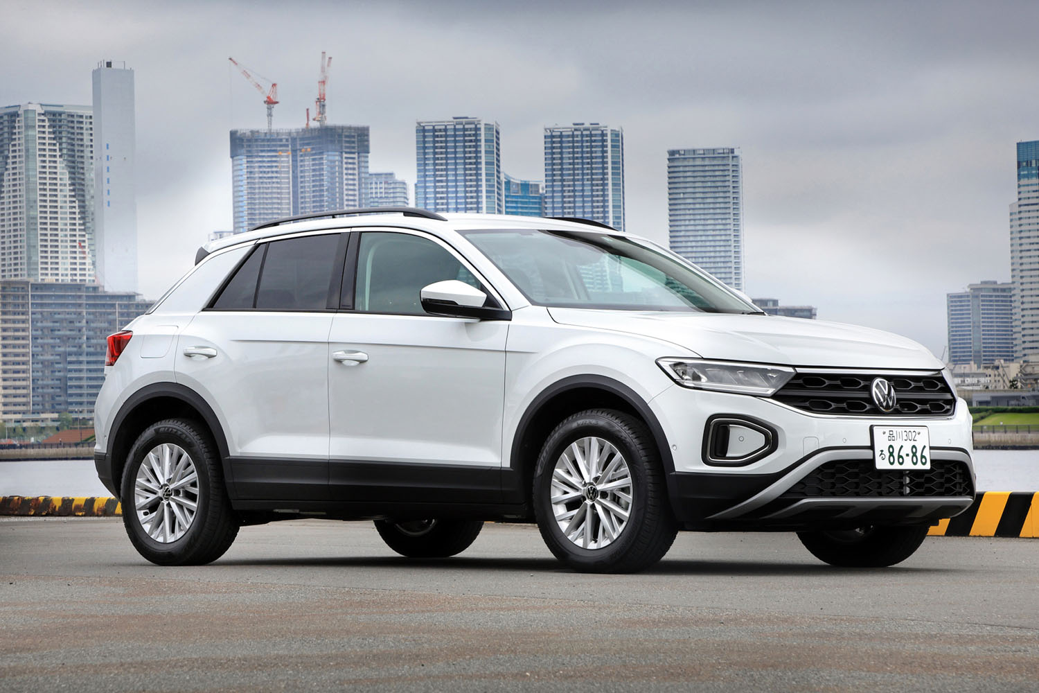 触れて実感 走って納得！ BRIDGESTONE BLIZZAK VRX3の真価と実力 【2022-2023 Winter webCGタイヤセレクション＜AD＞】 - webCG