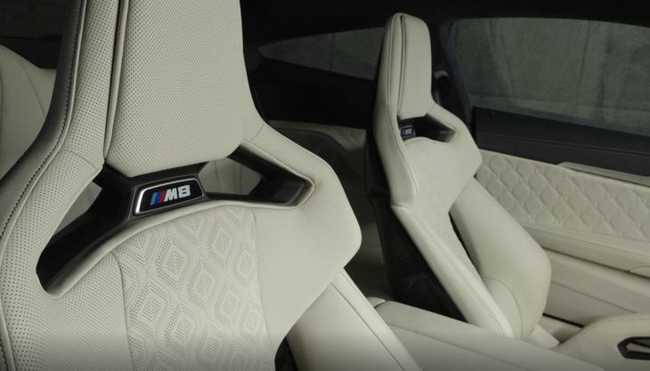 動画で見る「BMW M8コンペティション クーペ」 の画像5枚 - webCG