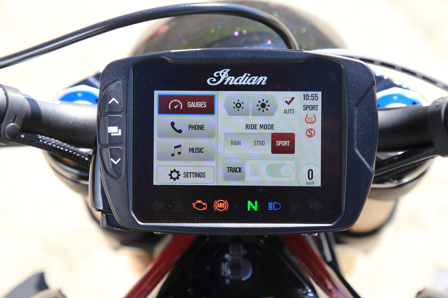 インディアンFTR 1200 S（MR/6MT）【レビュー】 の画像13枚 - webCG