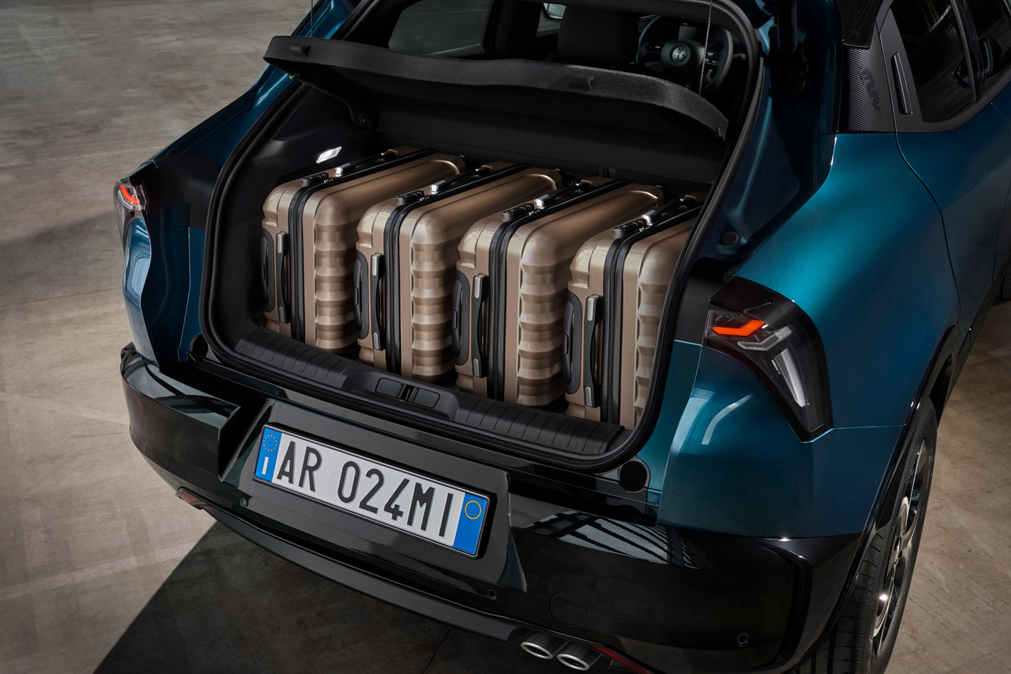 アルファ・ロメオ・ミラノ ビジュアル40枚 【画像・写真】 - webCG