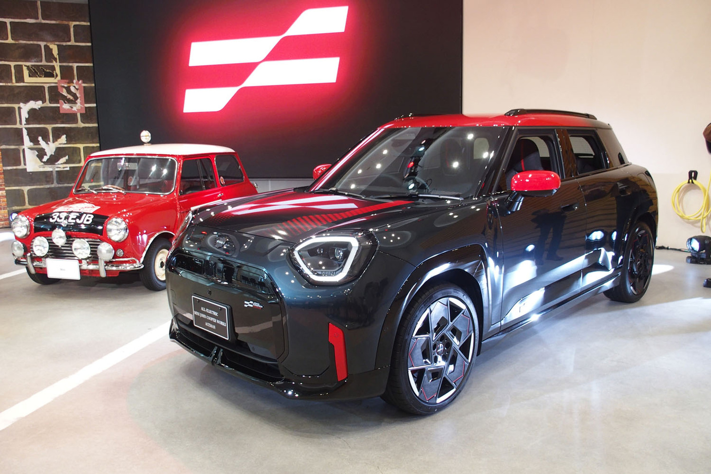 MINIジョンクーパーワークスE／ジョンクーパーワークス エースマンE 内装・外装など124枚 【画像・写真】 - webCG