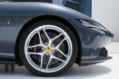 フェラーリが「ローマ スパイダー」を日本初公開 最新のオープンモデルが早くも日本上陸 【ニュース】 - webCG