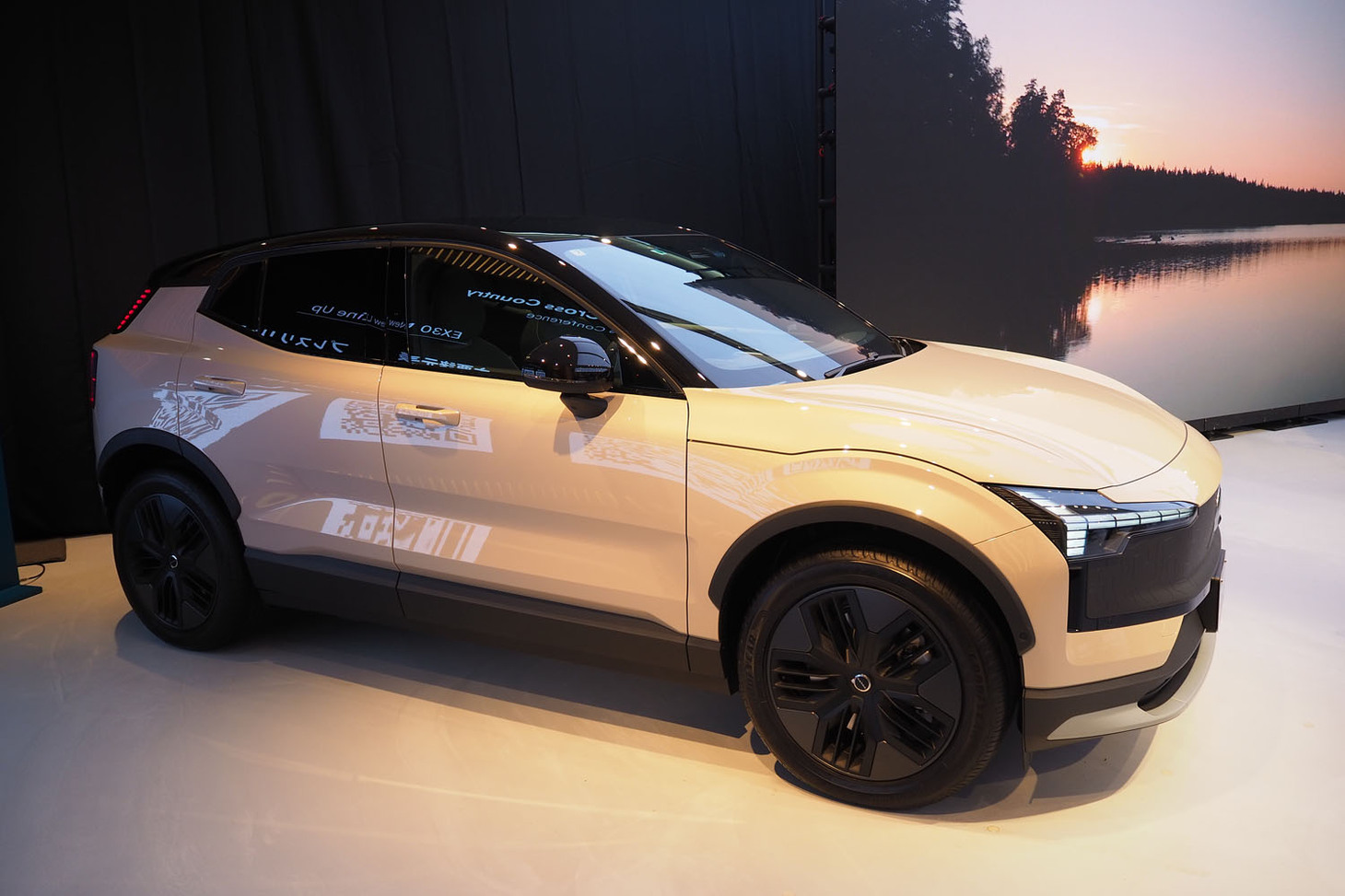 ボルボEX30クロスカントリー 内装・外装など80枚 【画像・写真】 - webCG