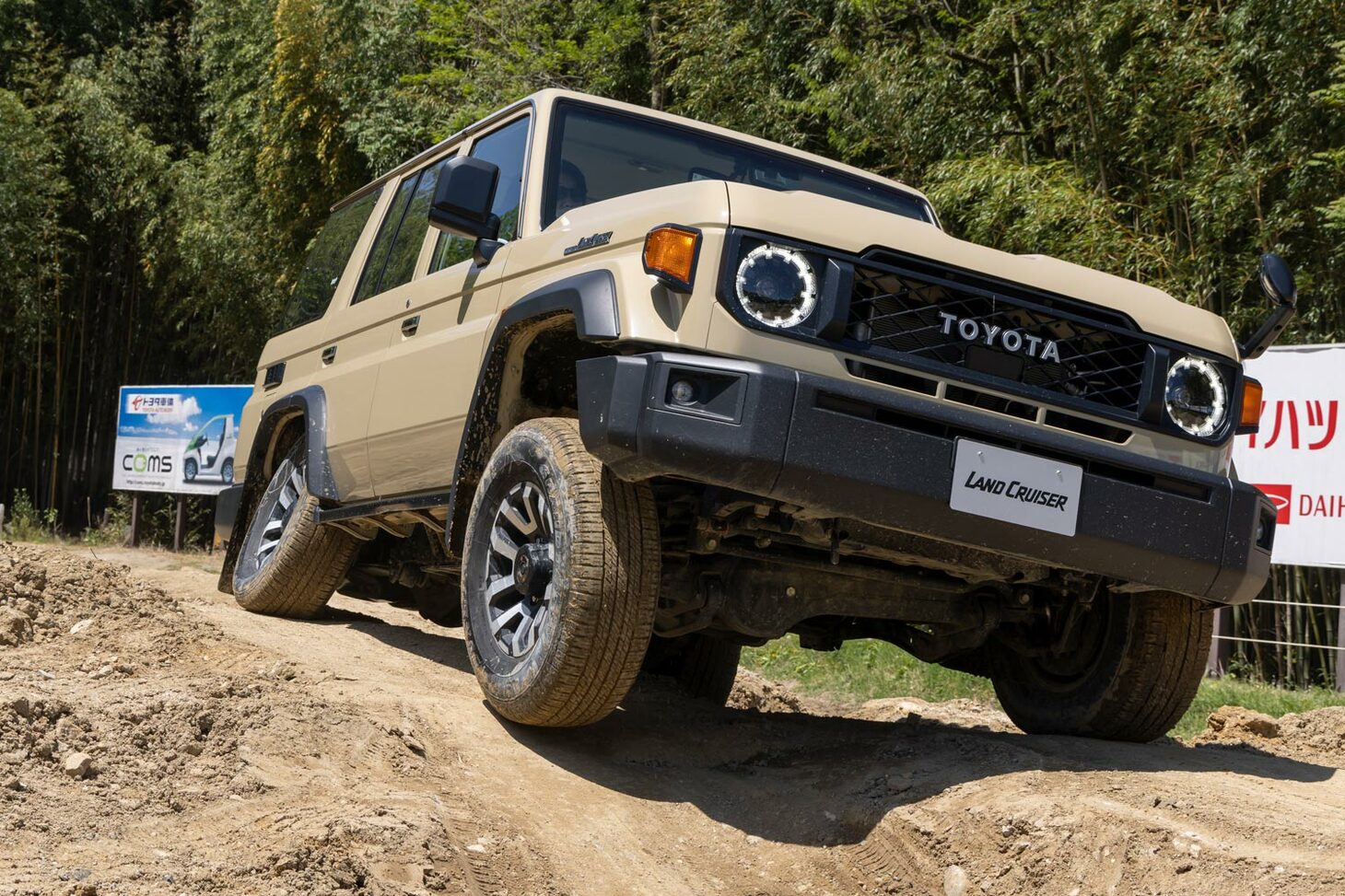 トヨタ・ランドクルーザー“70”AX／ランドクルーザー“300”GRスポーツ【試乗記】 信頼される理由がある - webCG