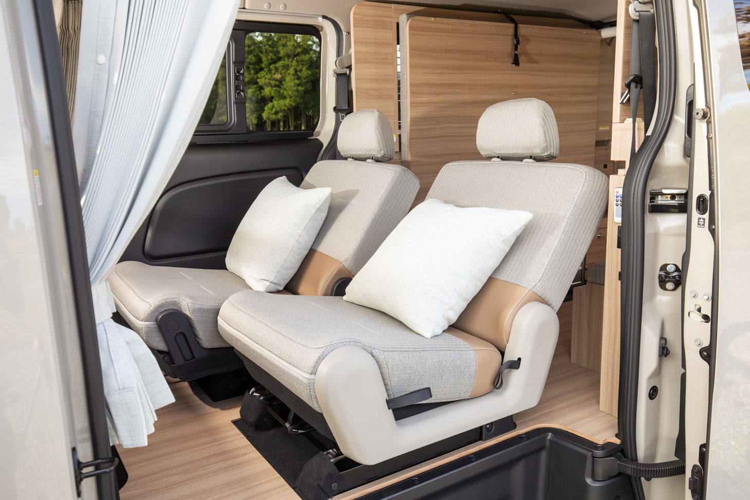 日産キャラバン グランドプレミアムGX MYROOM（FR/7AT）【試乗記】 の画像21枚 - webCG